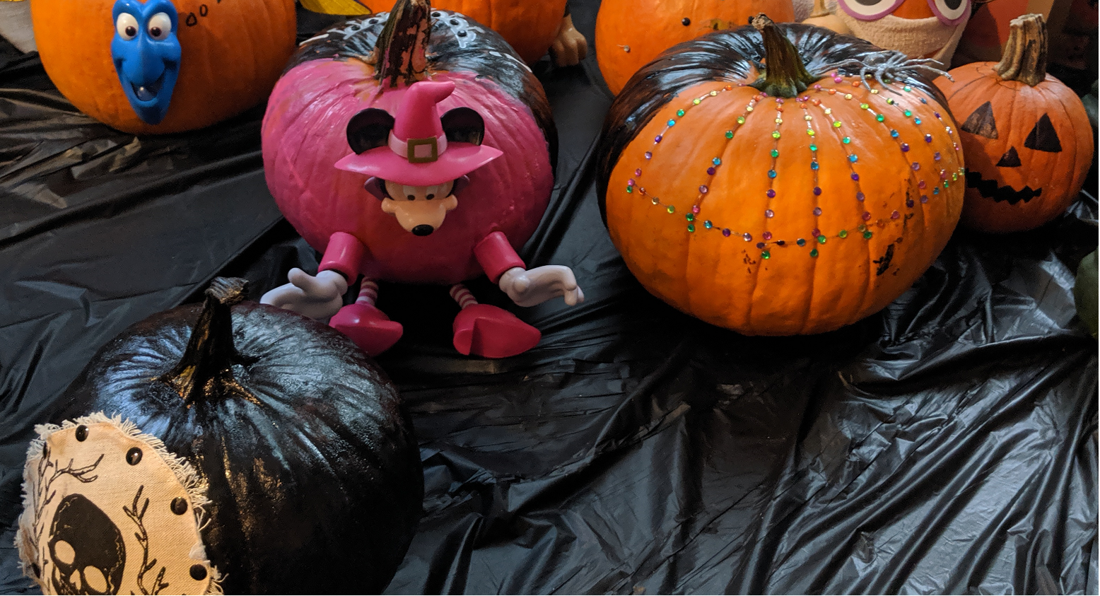 Easy & Inexpensive Ideas for Hosting a Family Friendly Halloween Party ...
