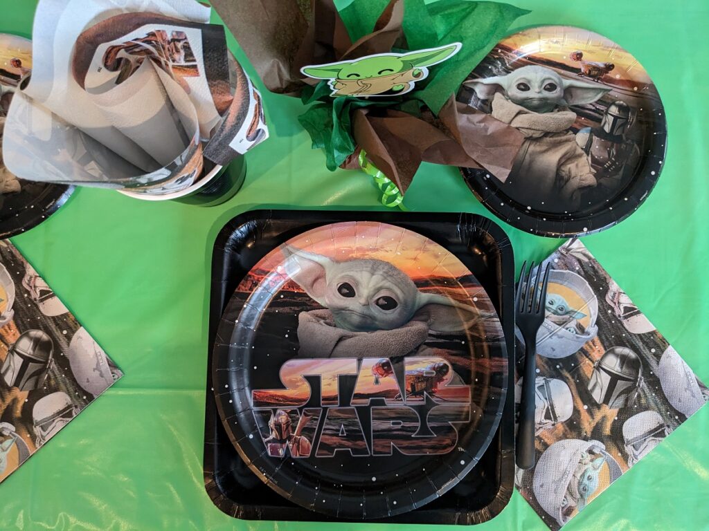 The Ultimate Star Wars Mandalorian Baby Yoda Party – Easy & Inexpensive ...