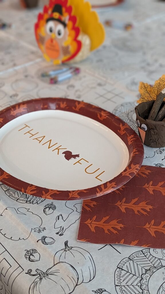 Fun, Easy, & Inexpensive Kid Friendly Thanksgiving Tabletop Ideas ...