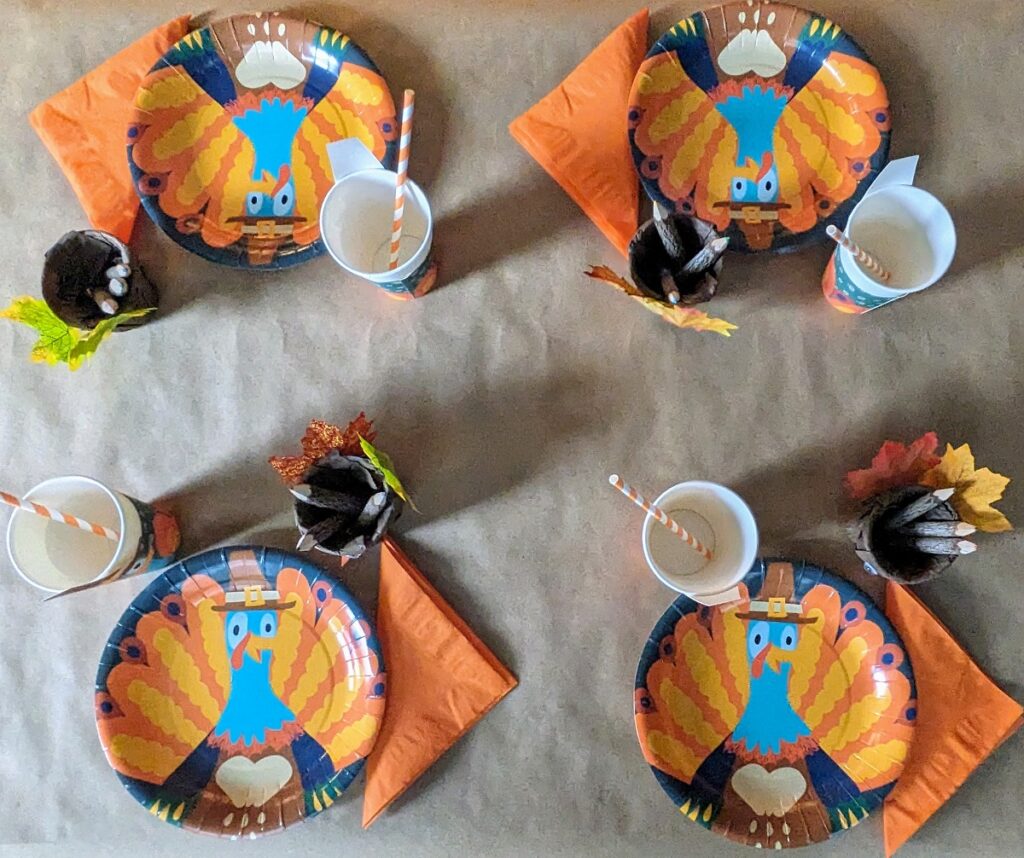 Fun, Easy, & Inexpensive Kid Friendly Thanksgiving Tabletop Ideas ...