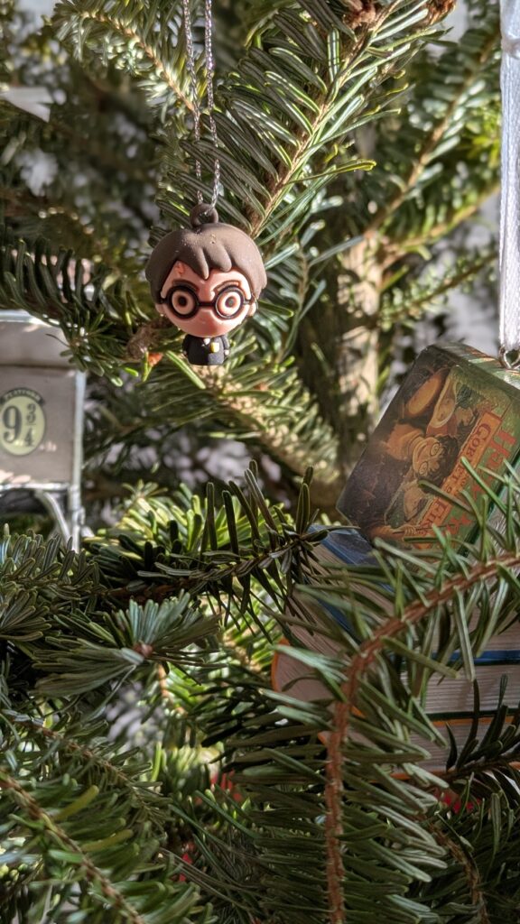 The Ultimate Christmas at Hogwarts – Easy & Inexpensive Ideas ...