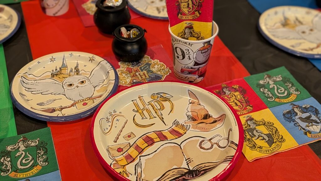 The Ultimate Christmas at Hogwarts – Easy & Inexpensive Ideas ...